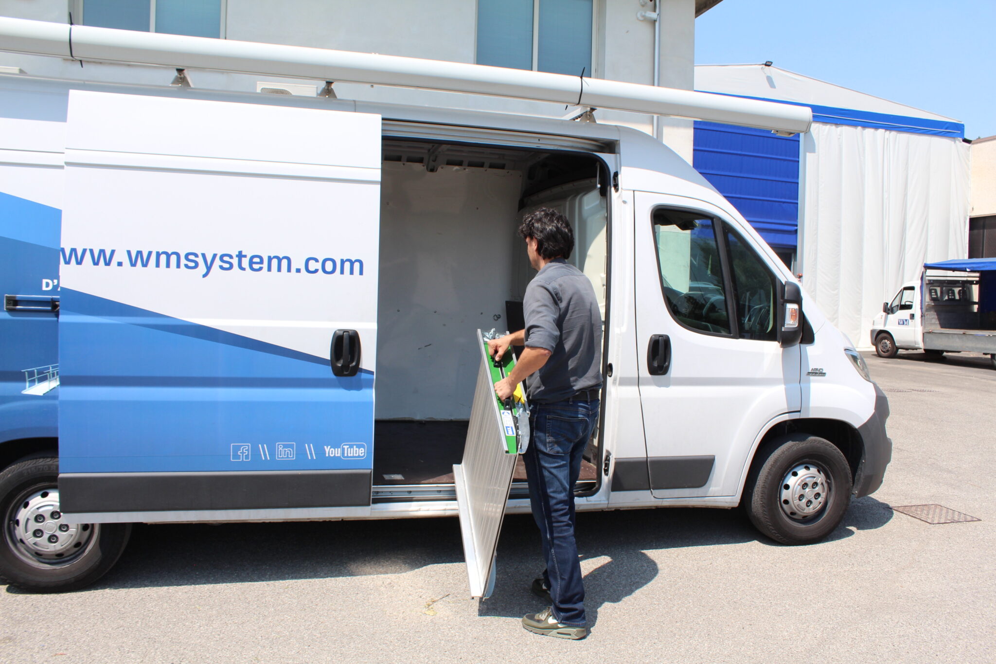 Professional loading ramps | WM System Versatile Solutions