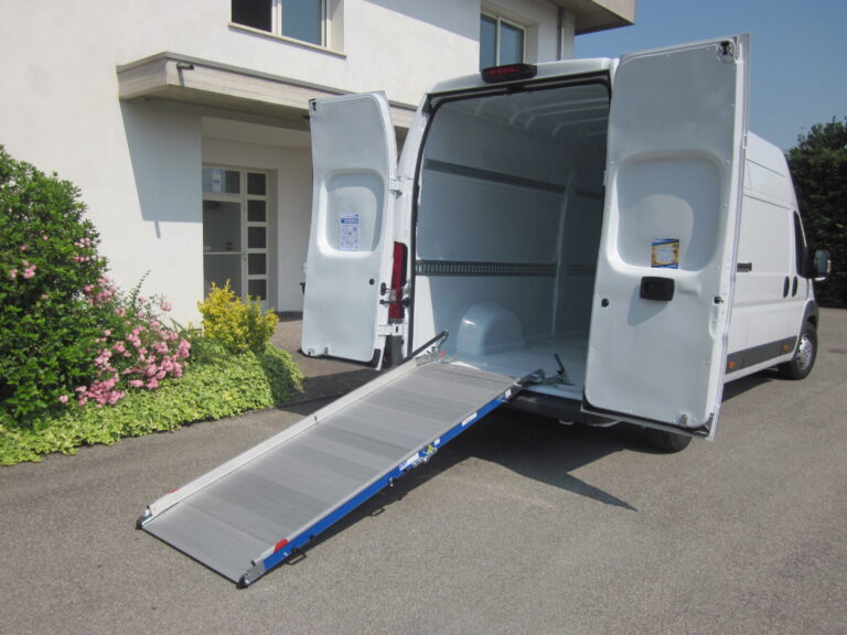 Professional loading ramps | WM System Versatile Solutions